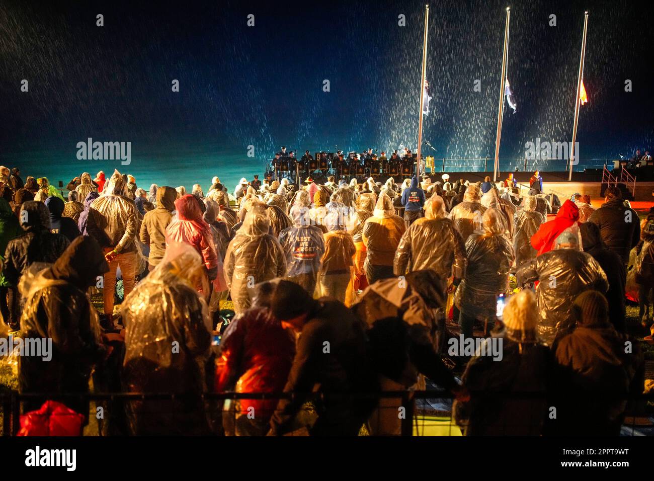 Australian and New Zealand soldiers along with people attend the Dawn ...