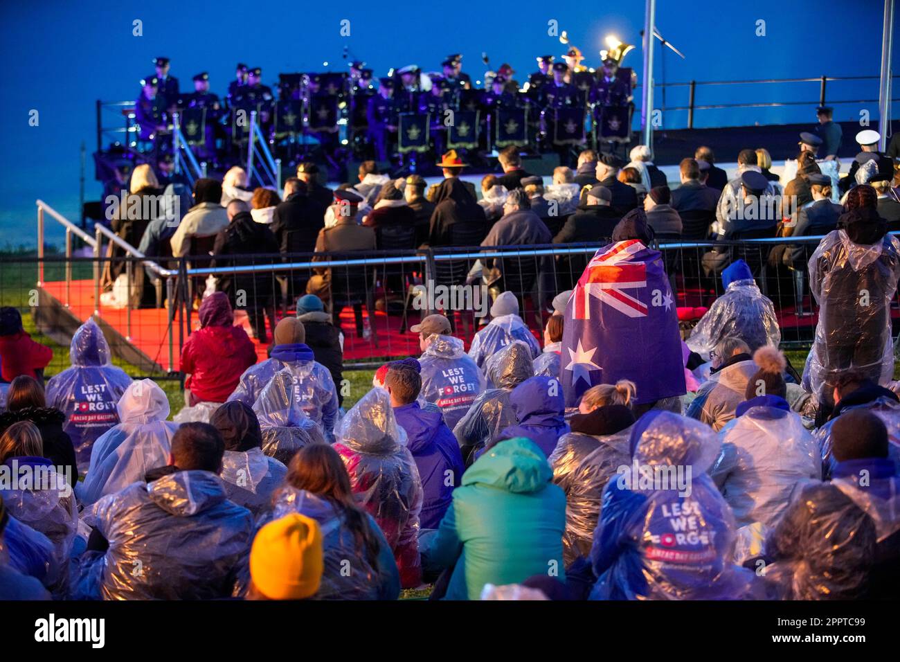 Australian and New Zealand soldiers along with people attend the Dawn ...