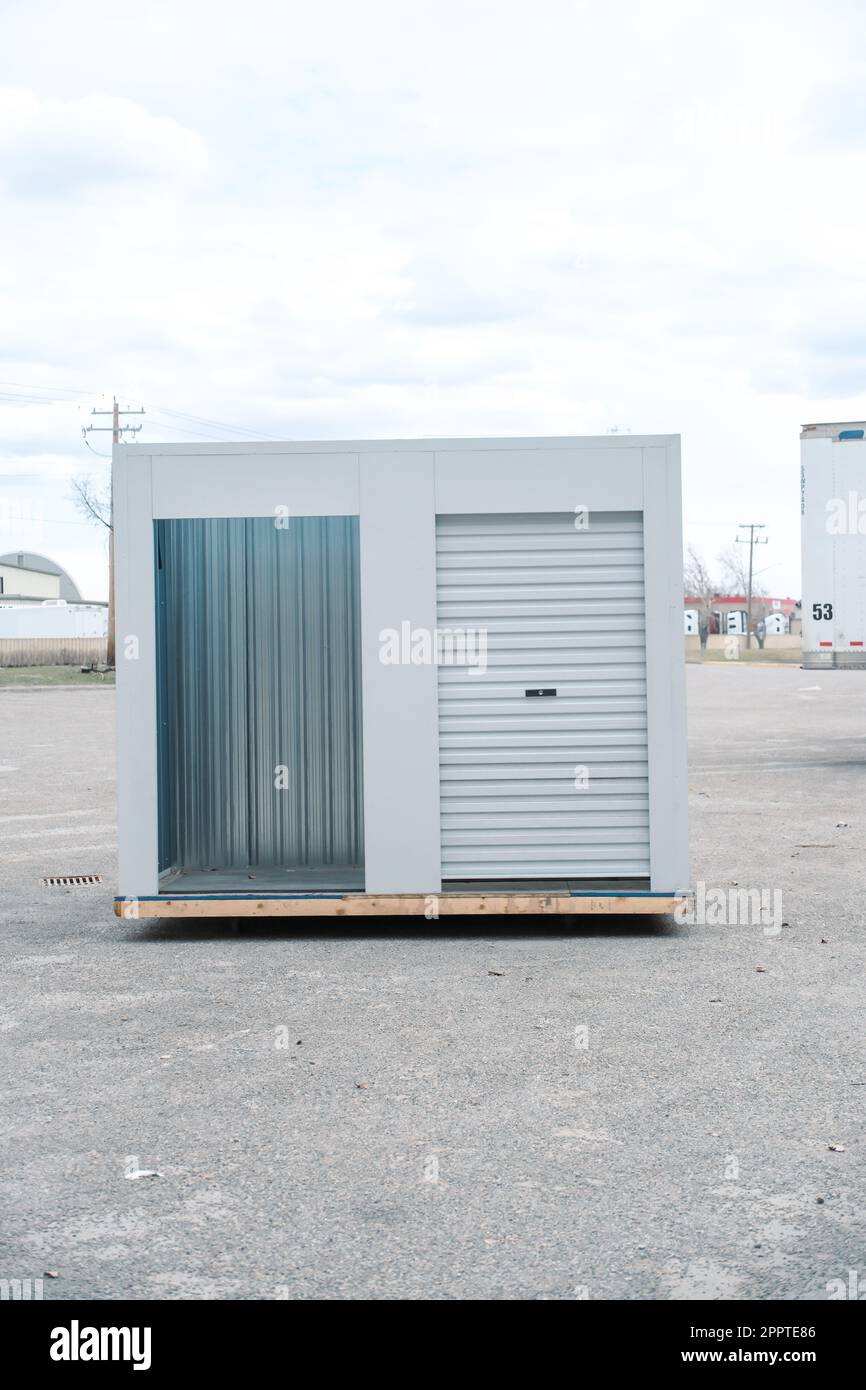 Metal display unit hi-res stock photography and images - Alamy