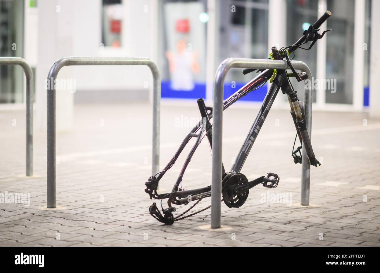 Missing hanger hi-res stock photography and images - Alamy