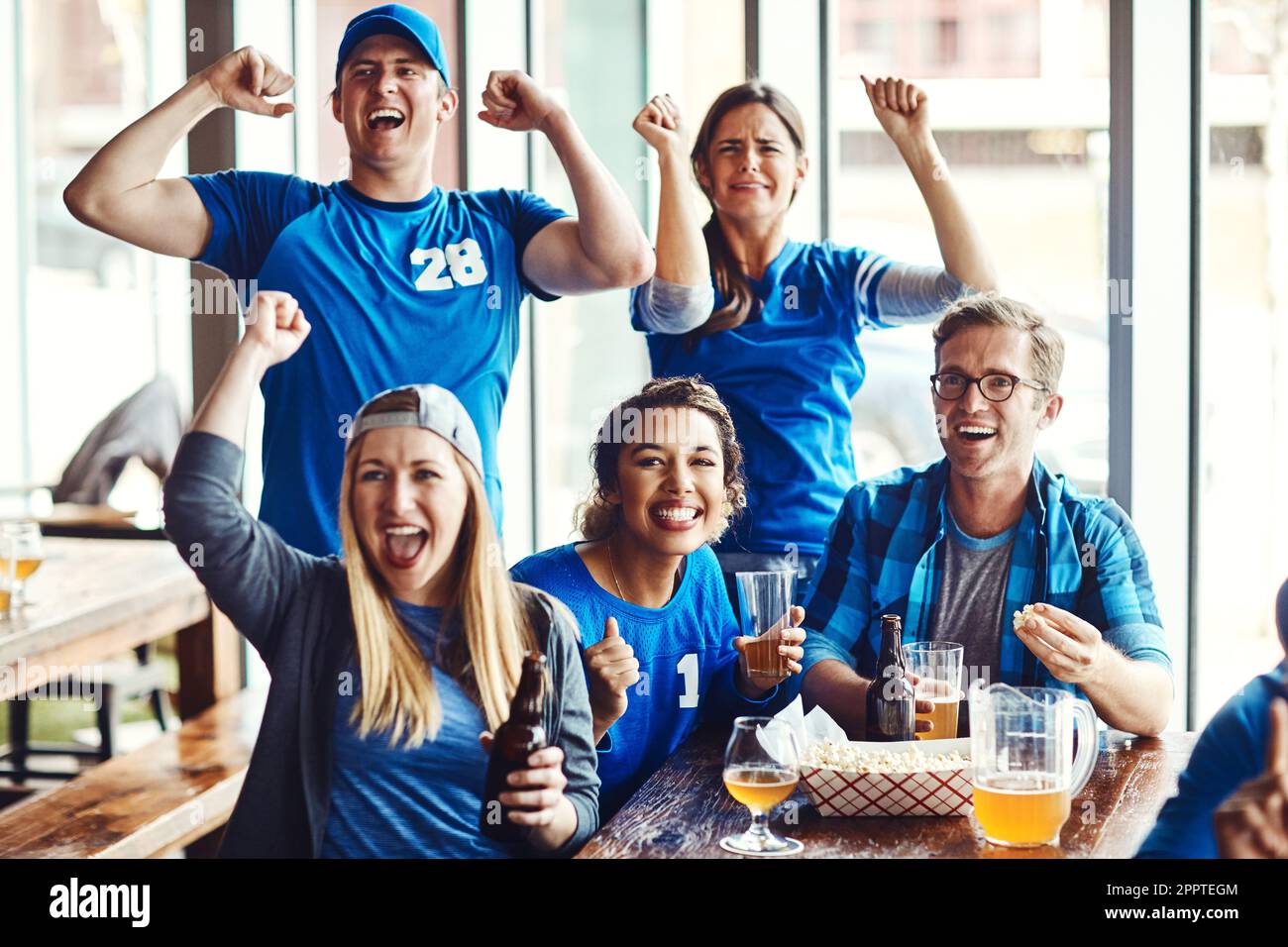 Group friends restaurant being hi-res stock photography and images - Alamy