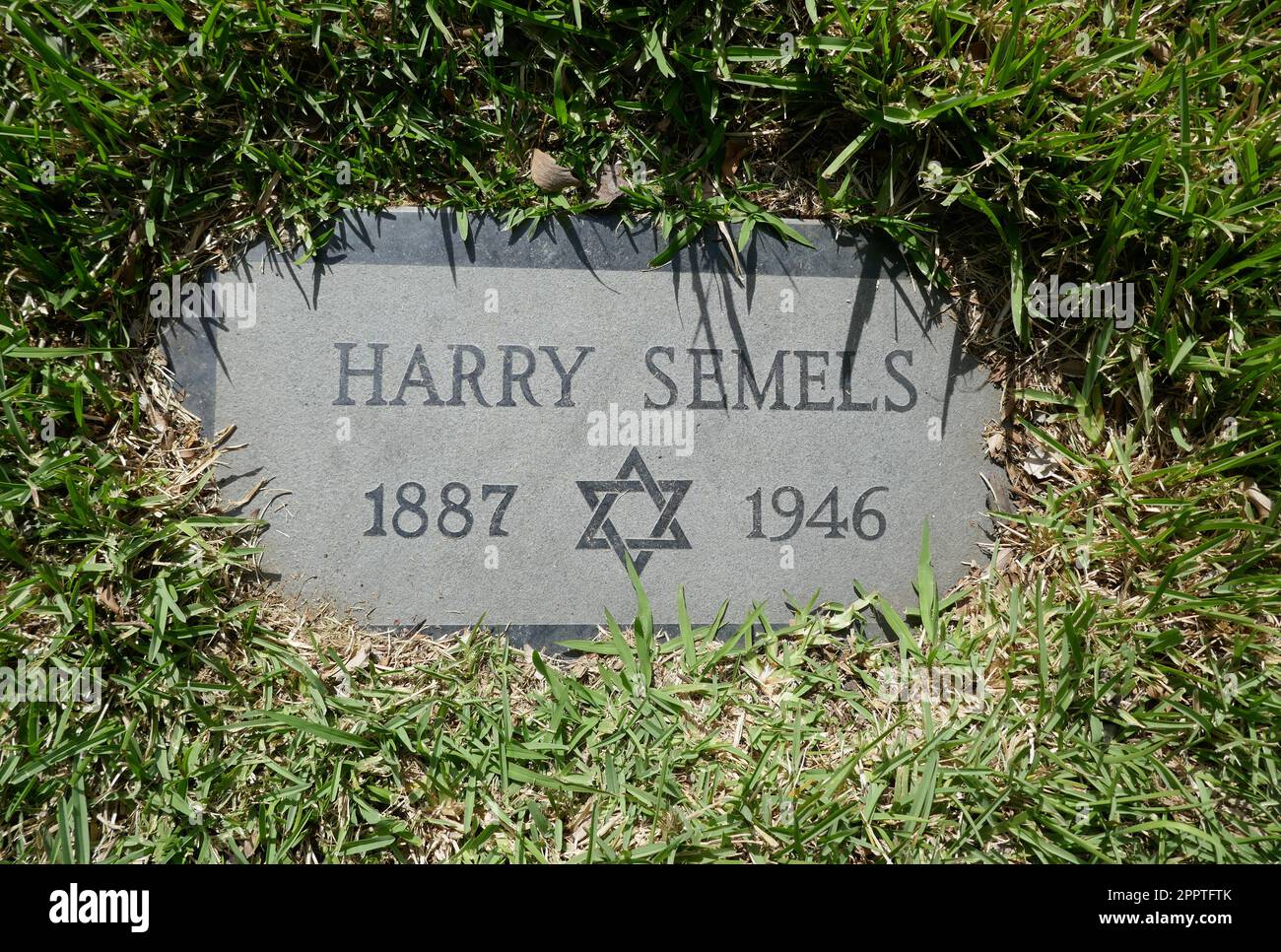 Los Angeles, California, USA 20th April 2023 Actor Harry Semels Grave ...
