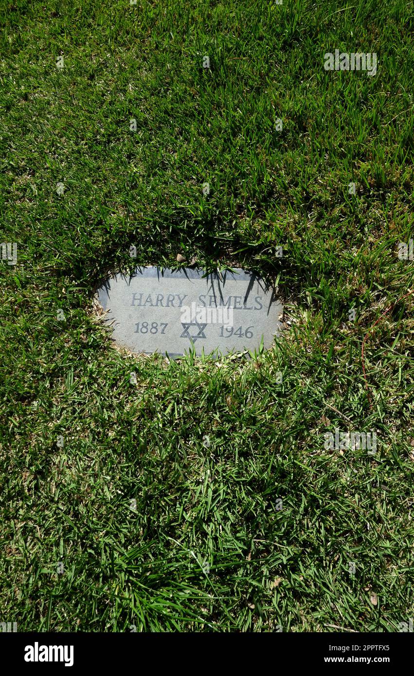 Los Angeles, California, USA 20th April 2023 Actor Harry Semels Grave ...