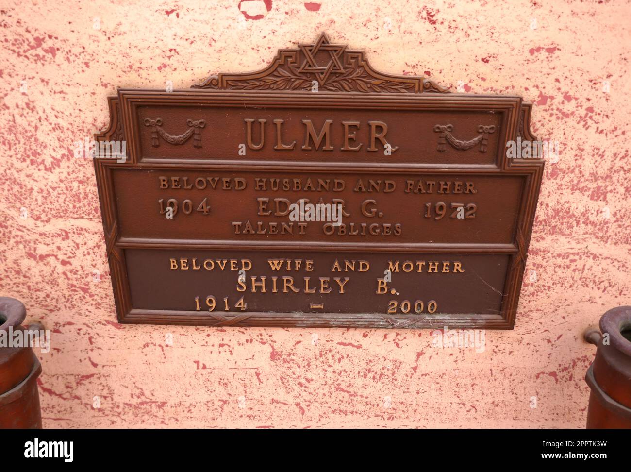 Los Angeles, California, USA 20th April 2023 Director Edgar G. Ulmer Grave and wife Screenwriter ...