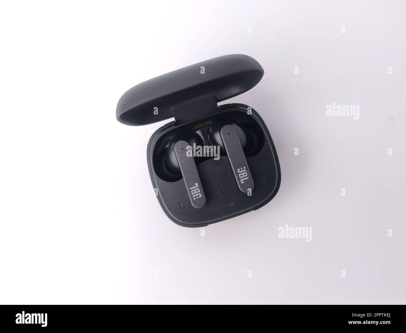 Jbl wireless bluetooth earphones hi-res stock photography and images ...