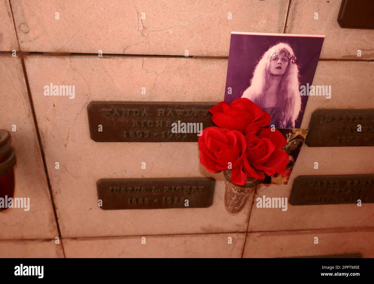 Los Angeles, California, USA 20th April 2023 Actress Wanda Hawley Grave ...