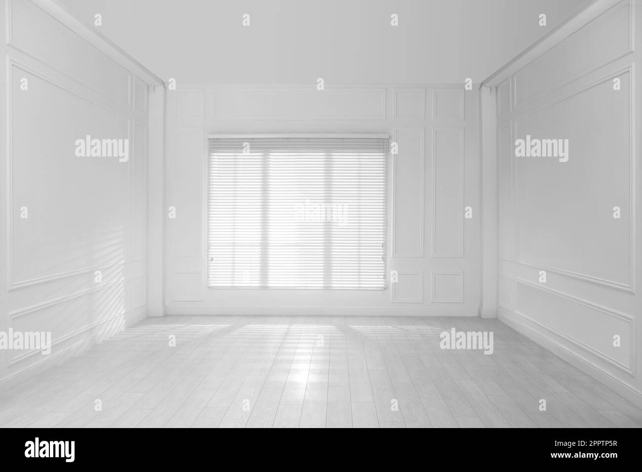 Empty room Black and White Stock Photos & Images - Alamy