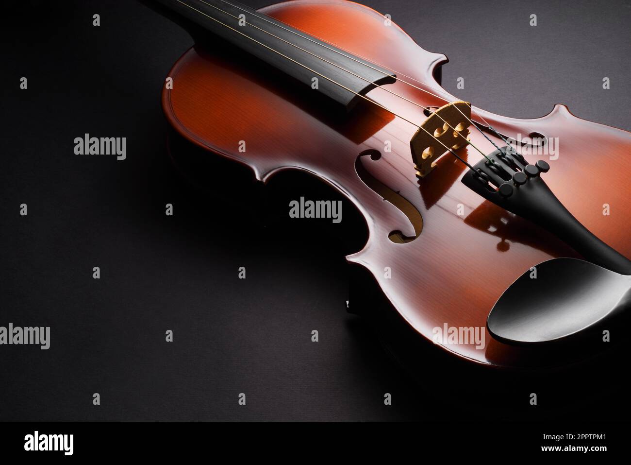 Top view violin string hi-res stock photography and images - Alamy