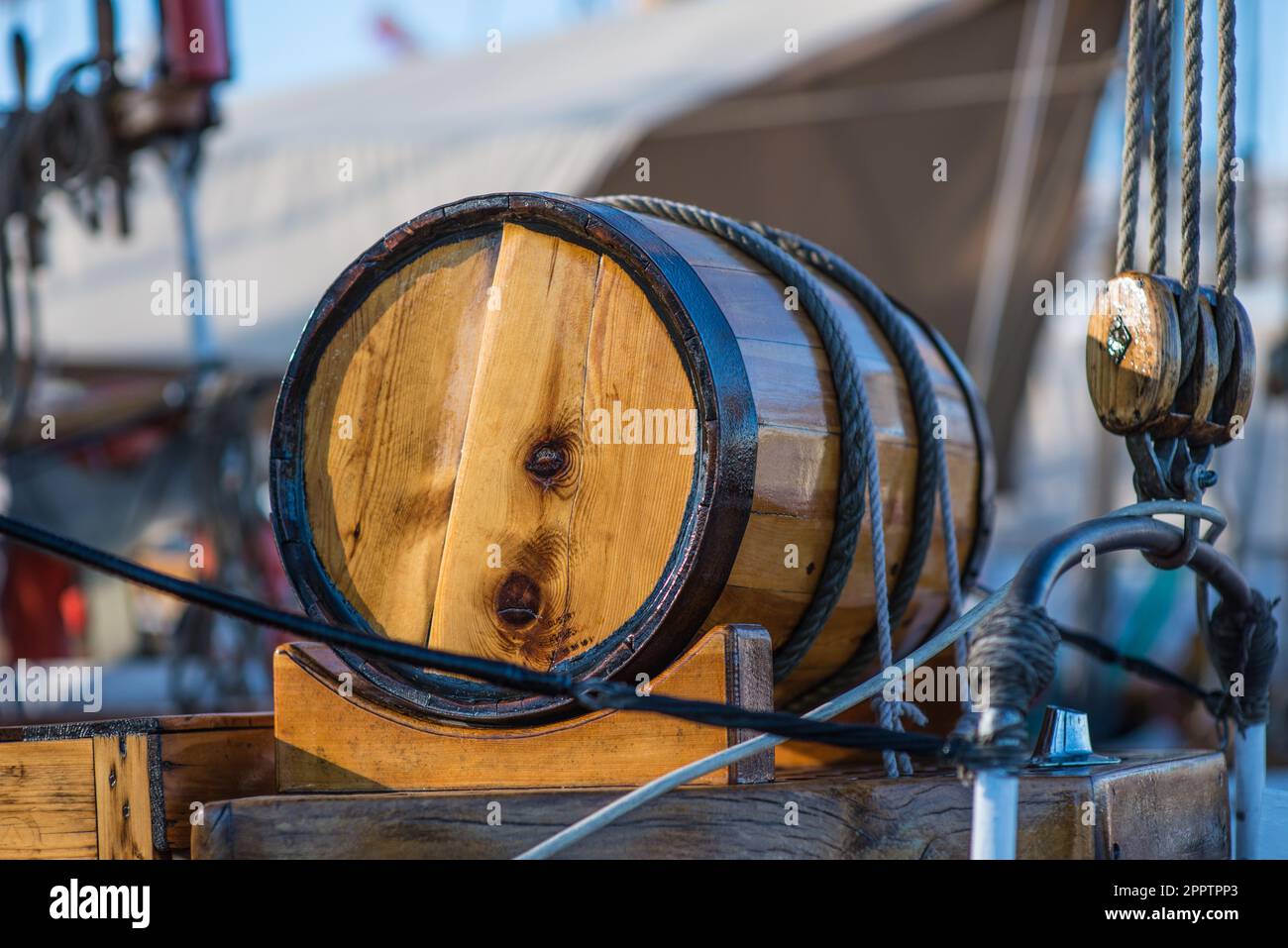 Old water barrel rope hi-res stock photography and images - Alamy