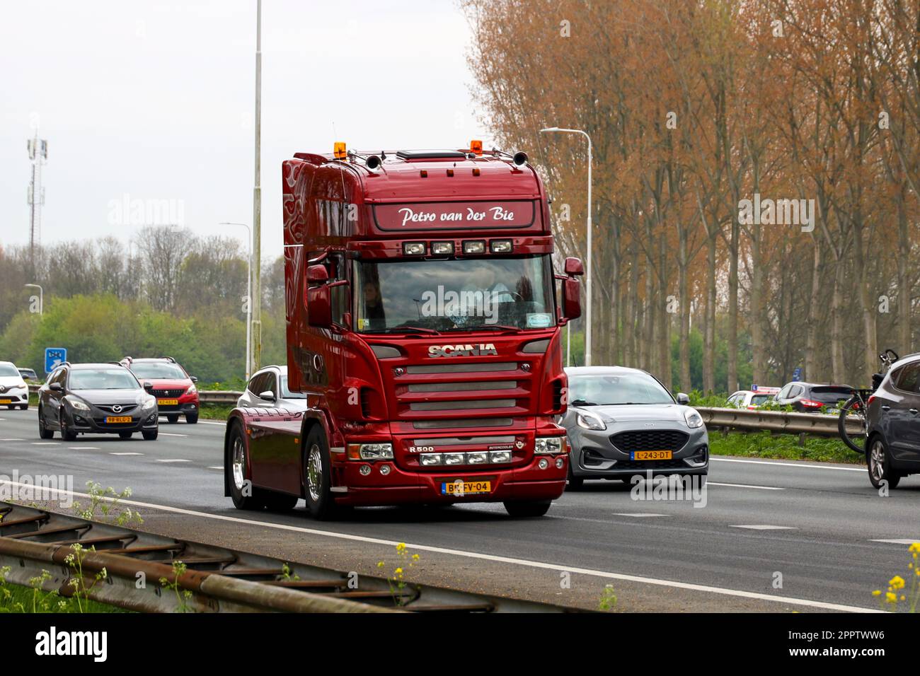 Retro trucks participate in a Retro Truck Tour through South Holland in ...
