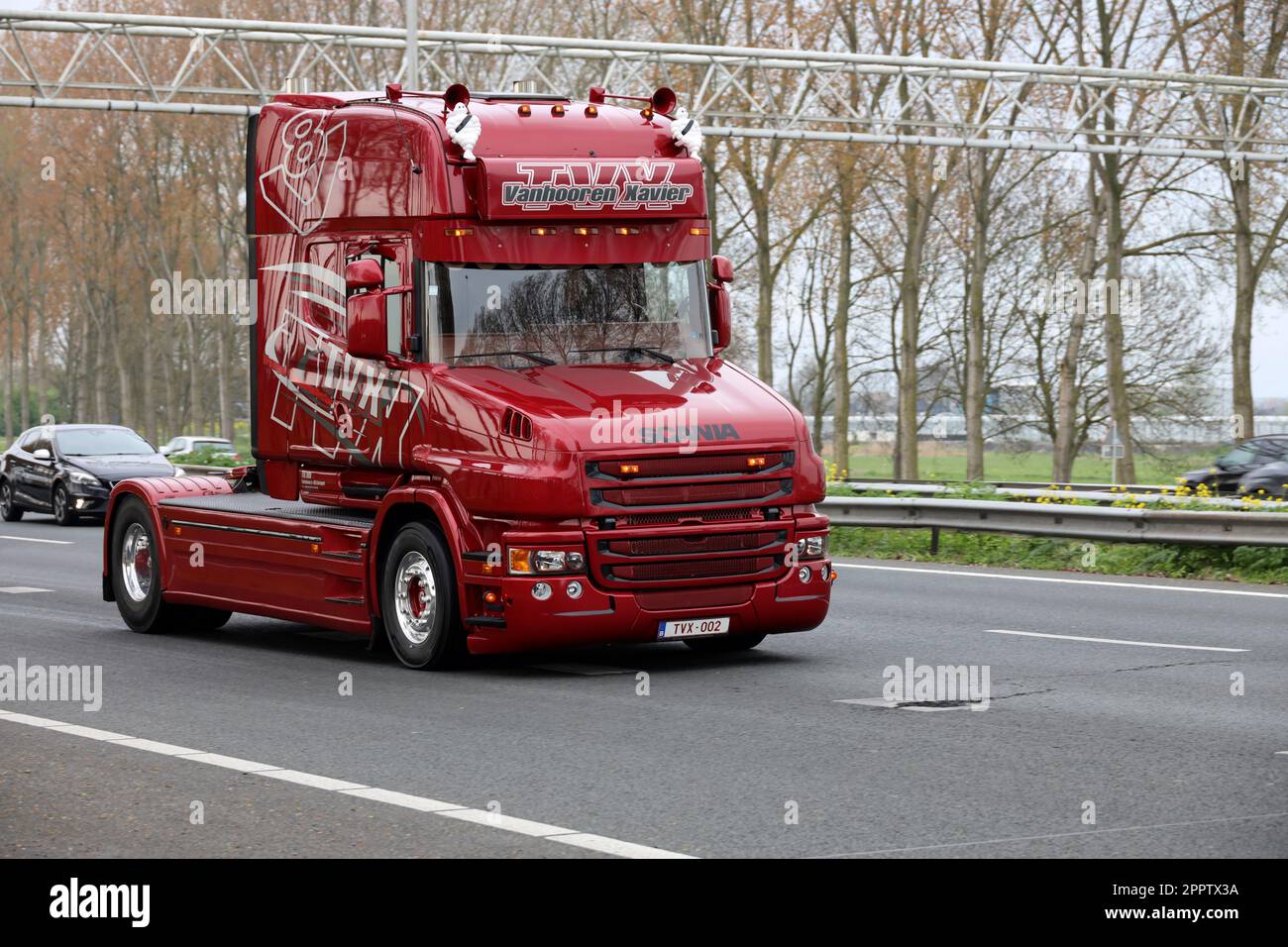 Retro trucks participate in a Retro Truck Tour through South Holland in ...