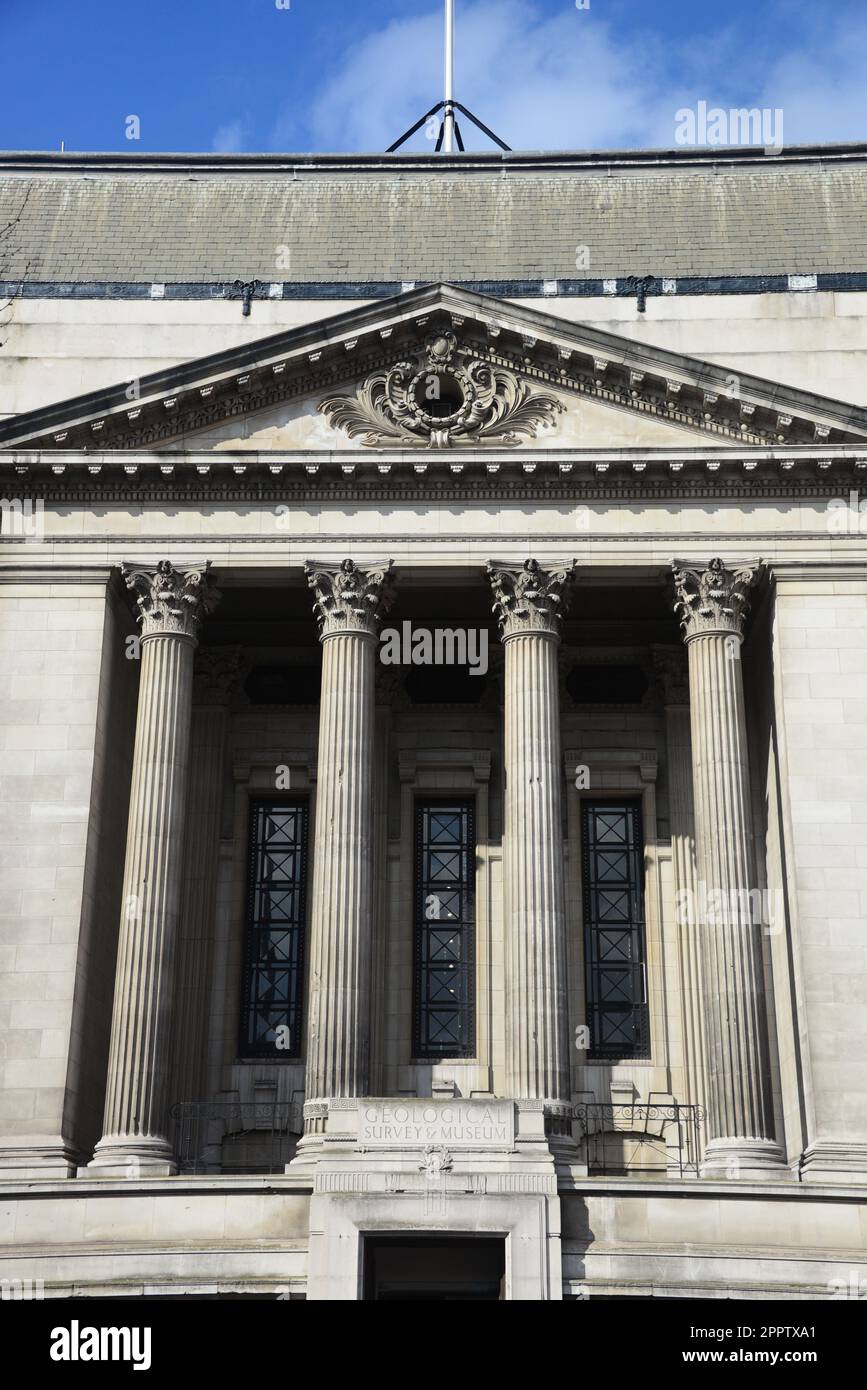 Exterior of The Science Museum, South Kensington, London Stock Photo ... Exterior of The Science Museum, South Kensington, London Stock Photo ...