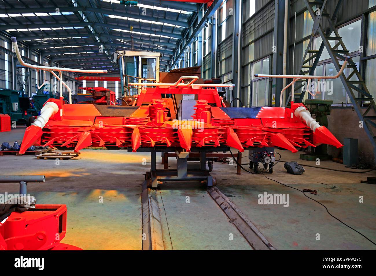 Machinery manufacturing production workshop Stock Photo - Alamy