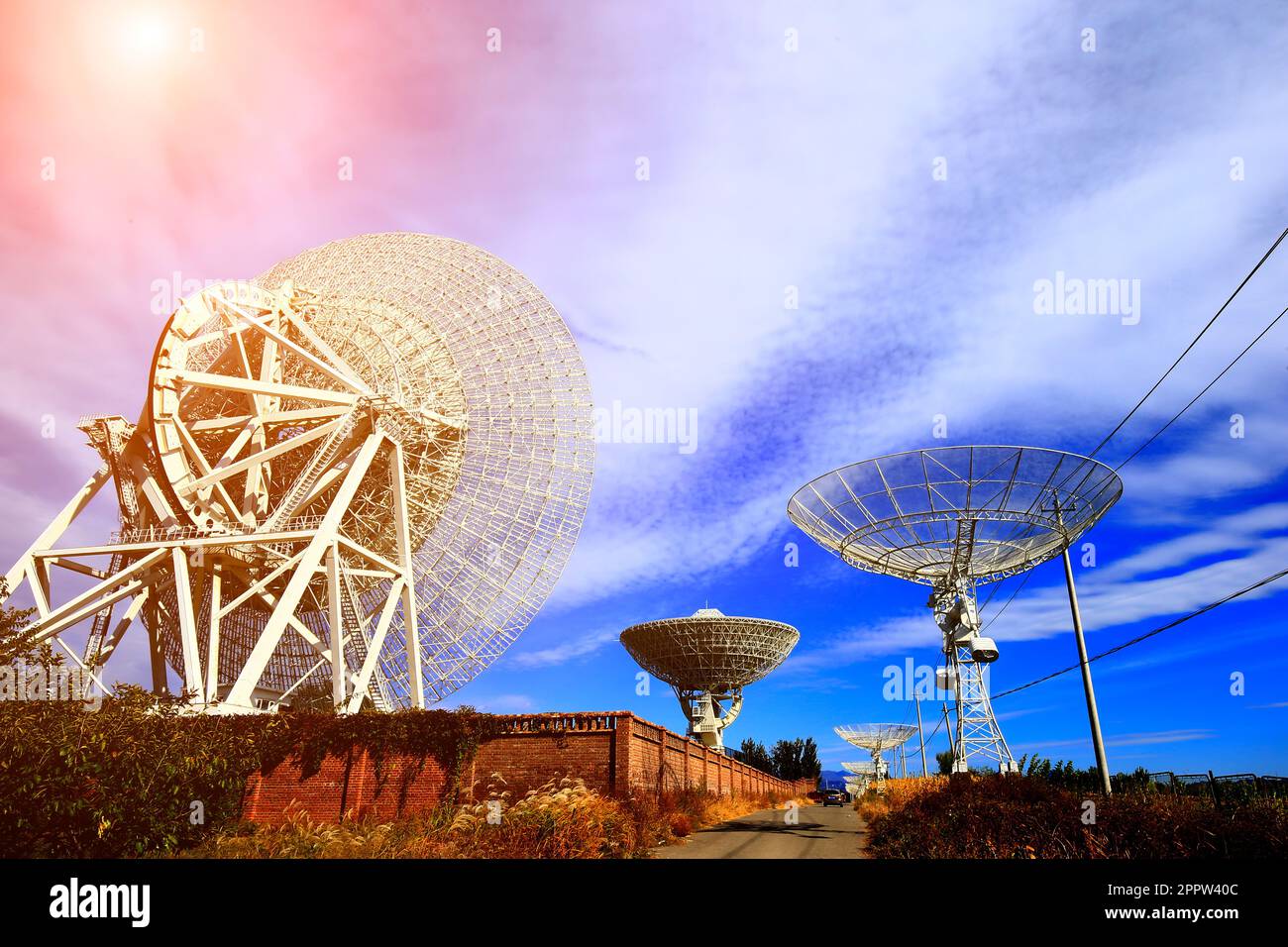 The observatory radio telescope Stock Photo - Alamy