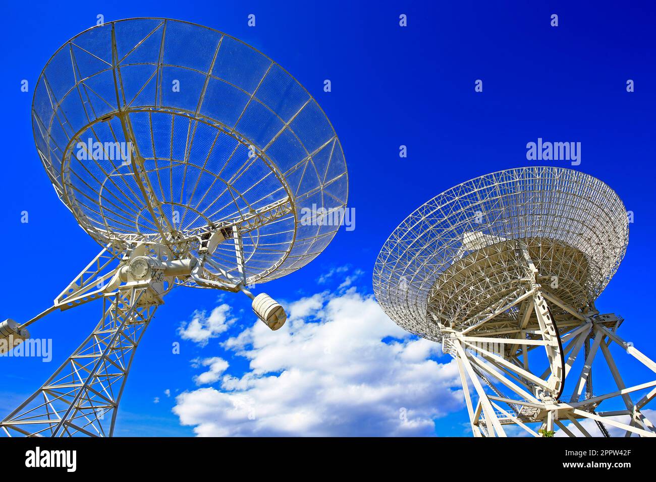 The observatory radio telescope Stock Photo - Alamy