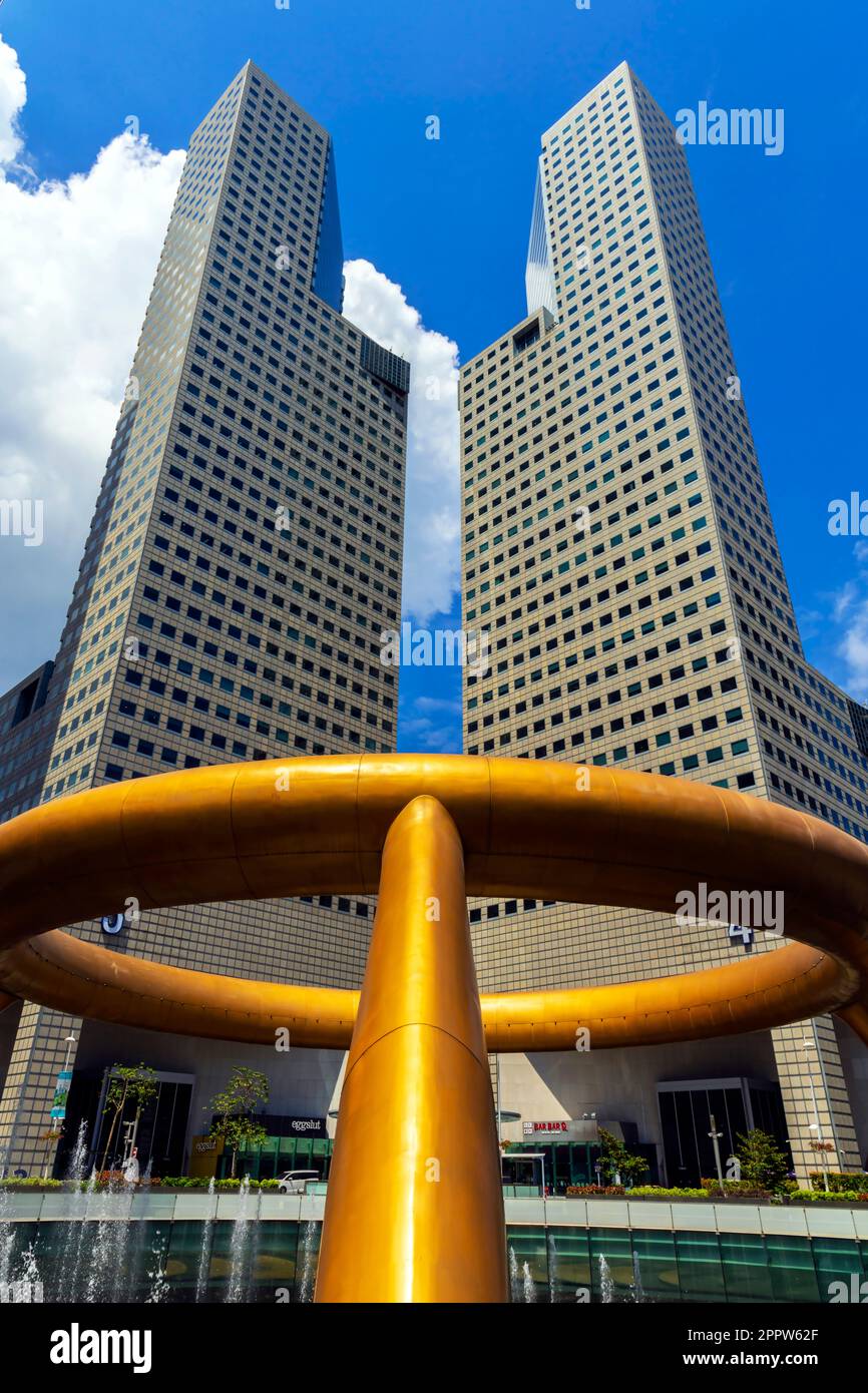 The Suntec City Mall and The Fountain of Wealth in Singapore. The ...
