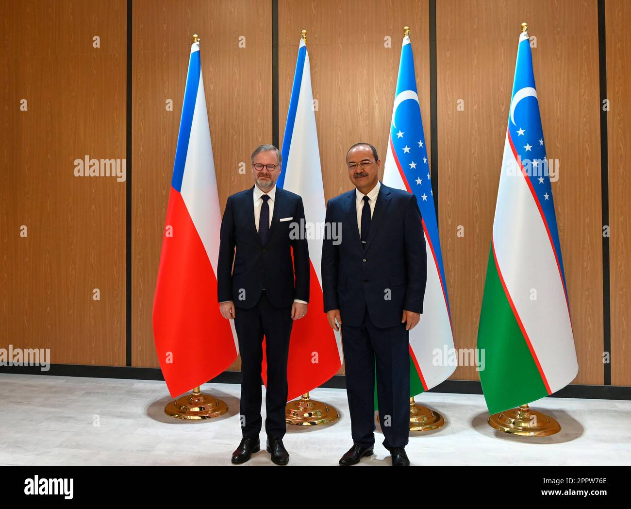 Taskent, Uzbekistan. 25th Apr, 2023. Prime Minister Petr Fiala (left ...