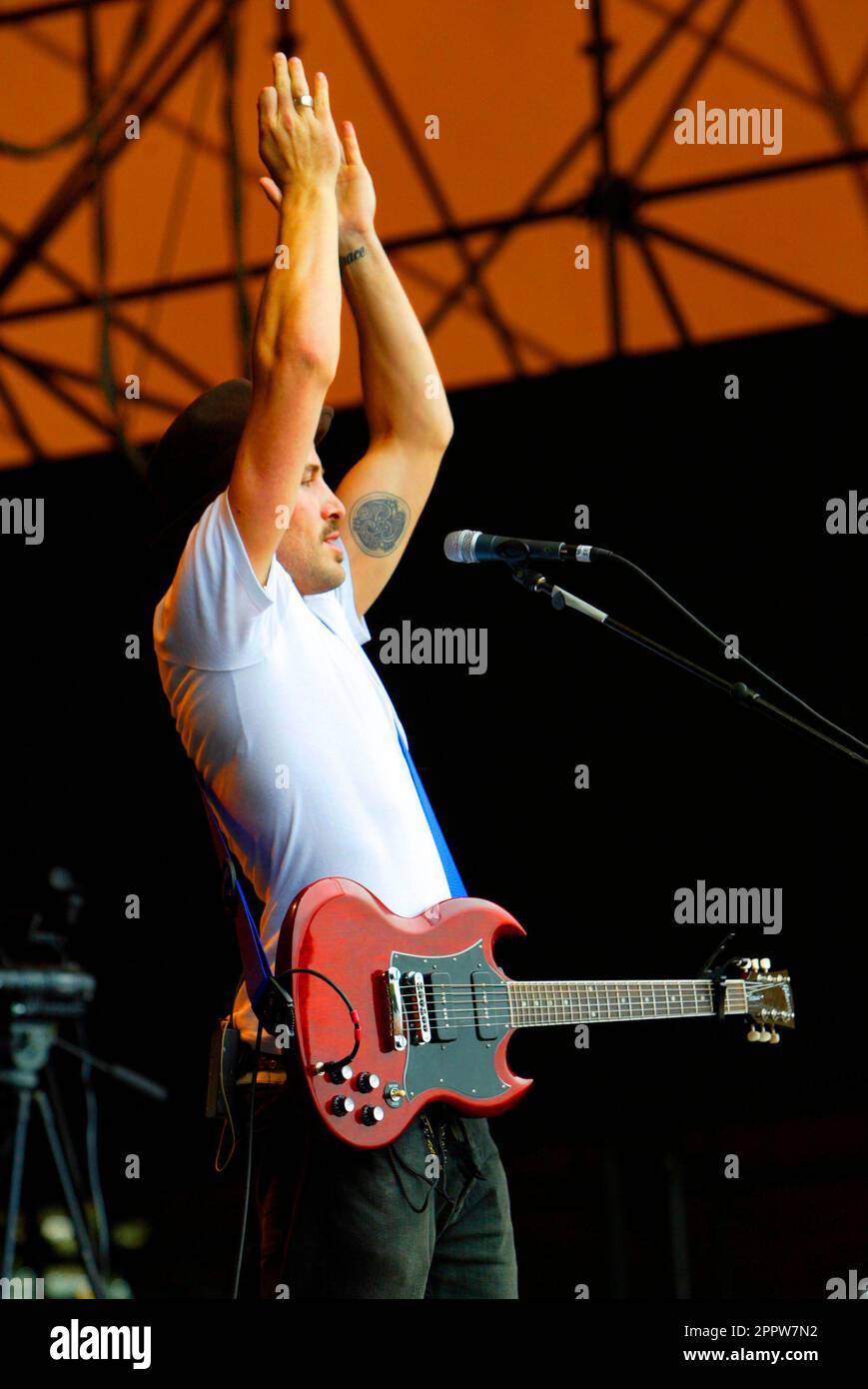 The Beautiful Girls performing at Homebake 2007, Australia’s annual ...