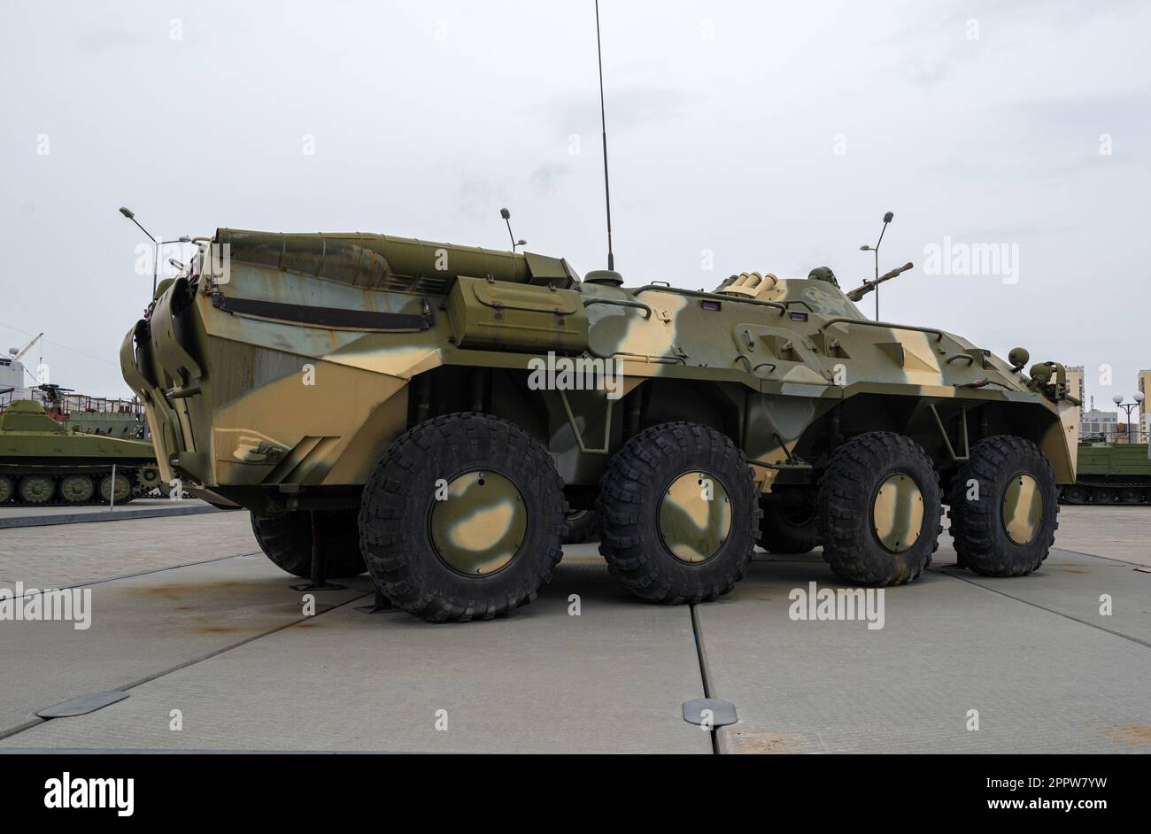 Tank infantry team hi-res stock photography and images - Alamy