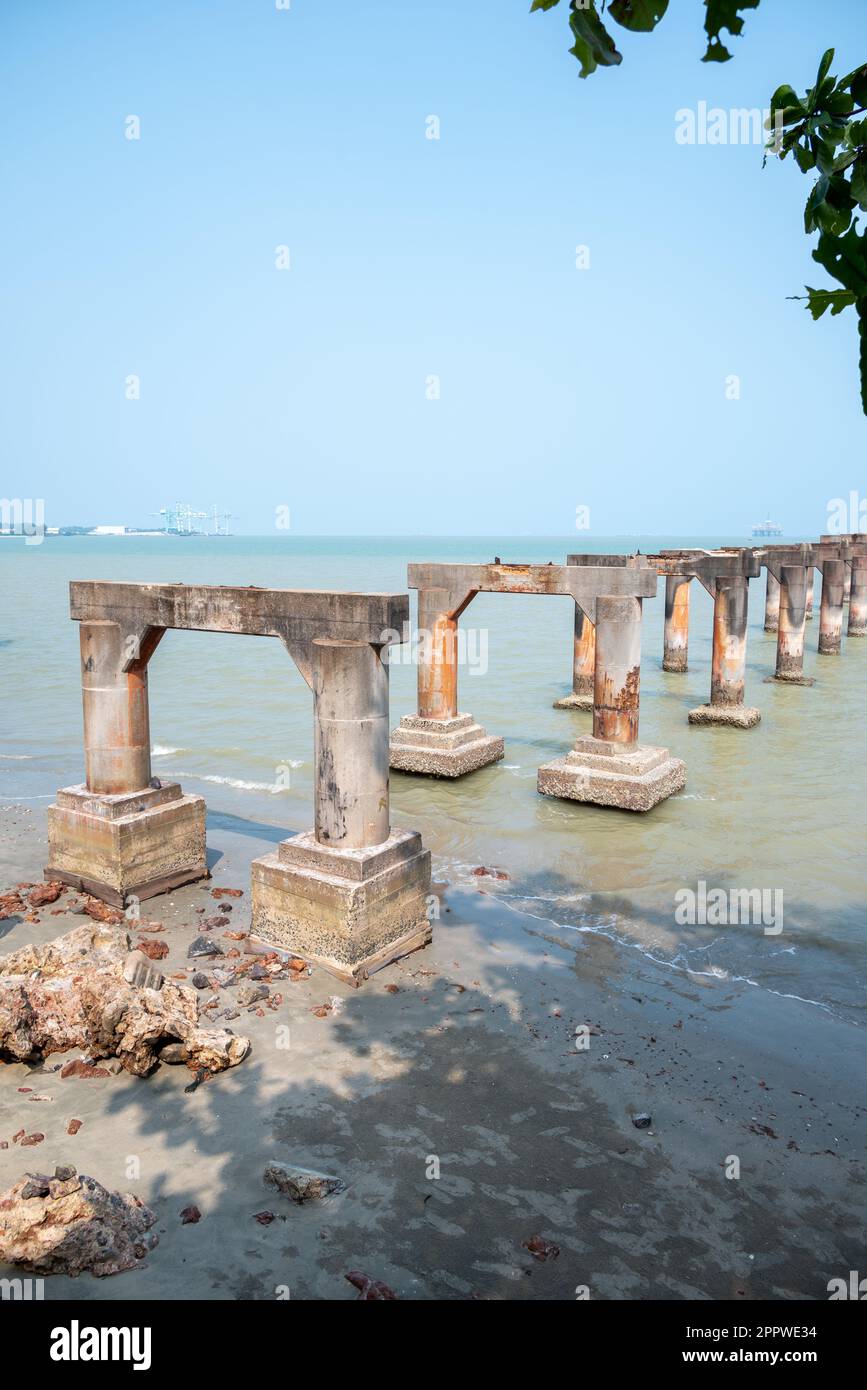A bridge that spanning the horizon and crossing an expanse of ocean ...