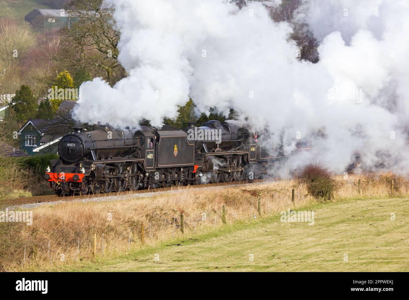 44871 steam train hi-res stock photography and images - Alamy