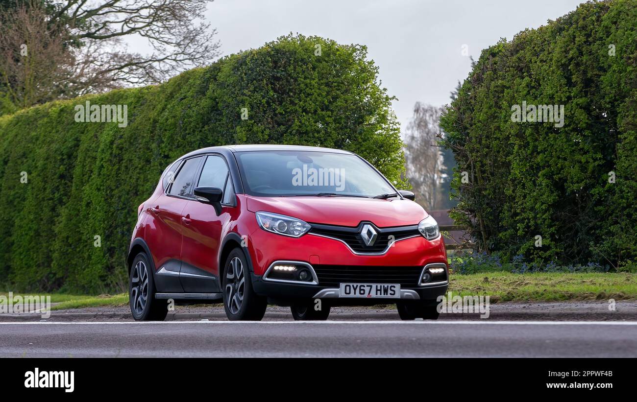 Bicester,Oxon,UK - April 23rd 2023. 2017 RENAULT CAPTUR travelling on ...