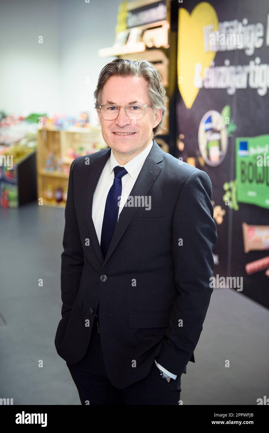 Hamburg, Germany. 25th Apr, 2023. Markus Mosa, CEO of Edeka, stands in ...