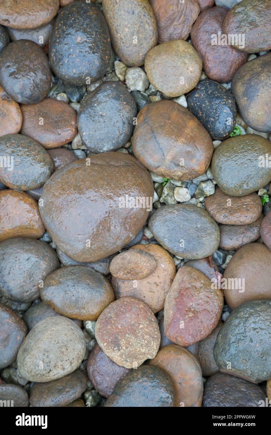 Wet rock river texture background Stock Photo - Alamy