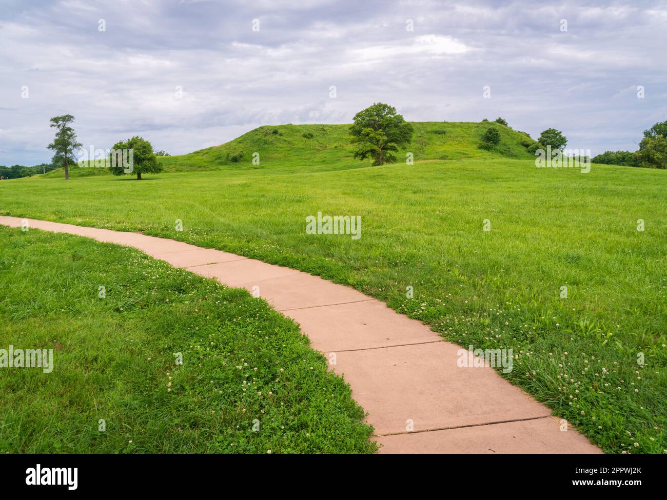Cahokia Mounds State Historic Site in Illinois Stock Photo - Alamy