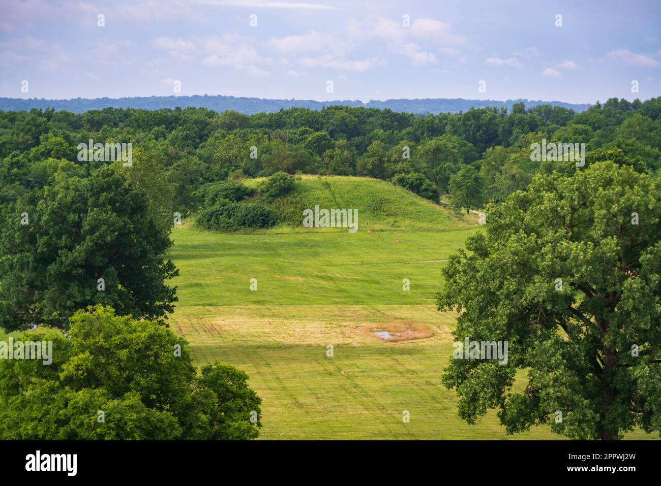 Cahokia Mounds State Historic Site in Illinois Stock Photo - Alamy