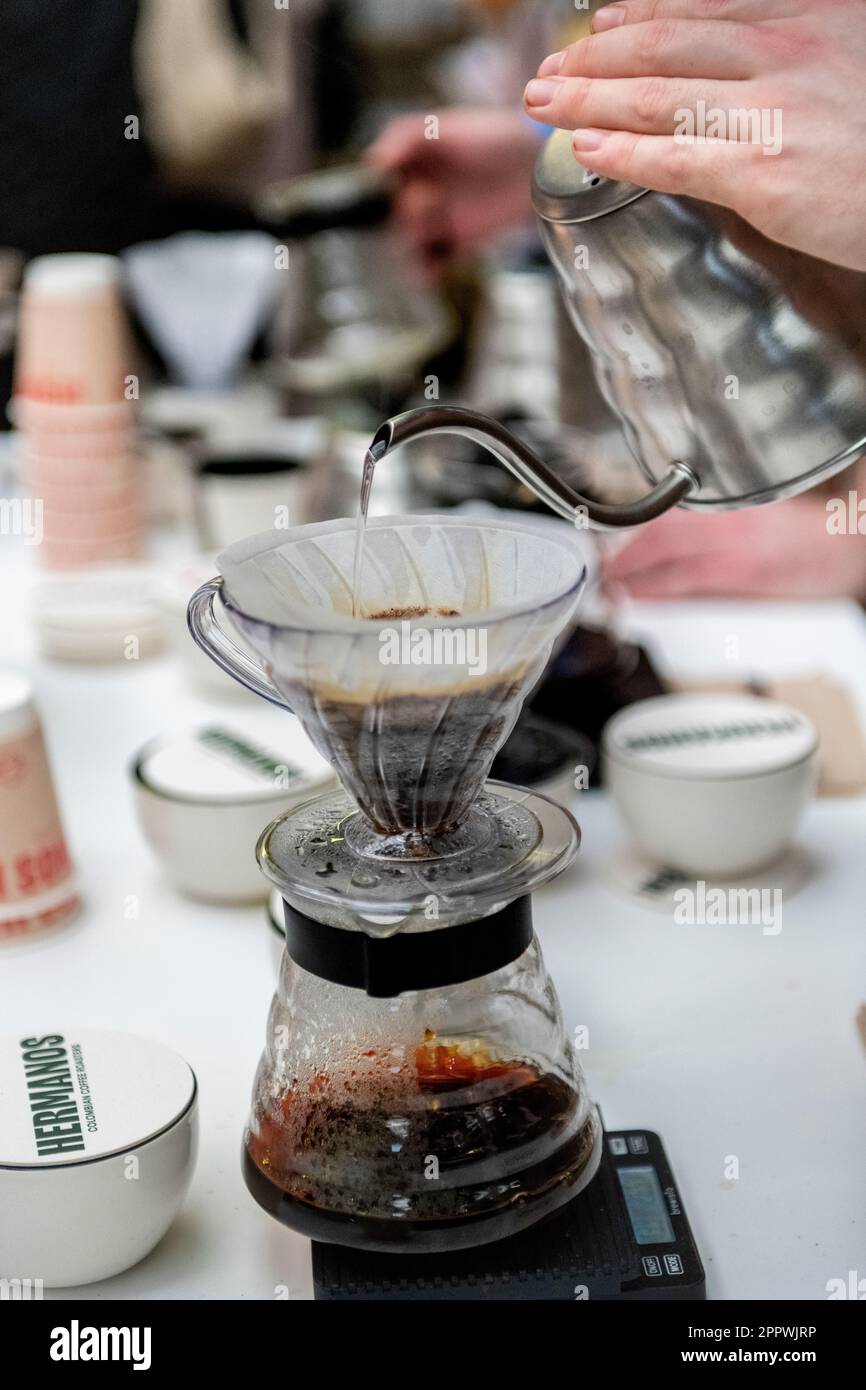 Pour technique hi-res stock photography and images - Alamy