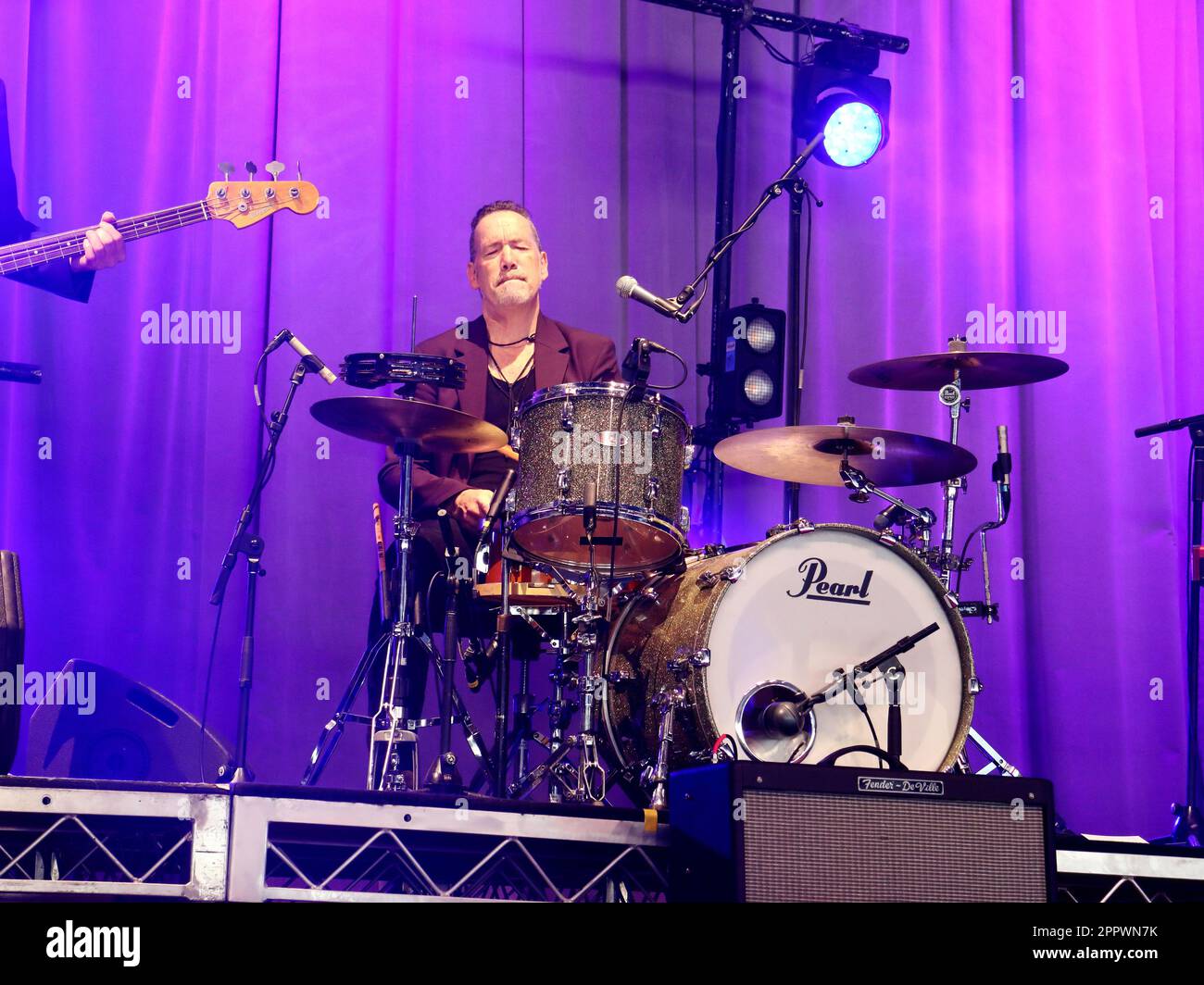 Pearl drums hi-res stock photography and images - Alamy