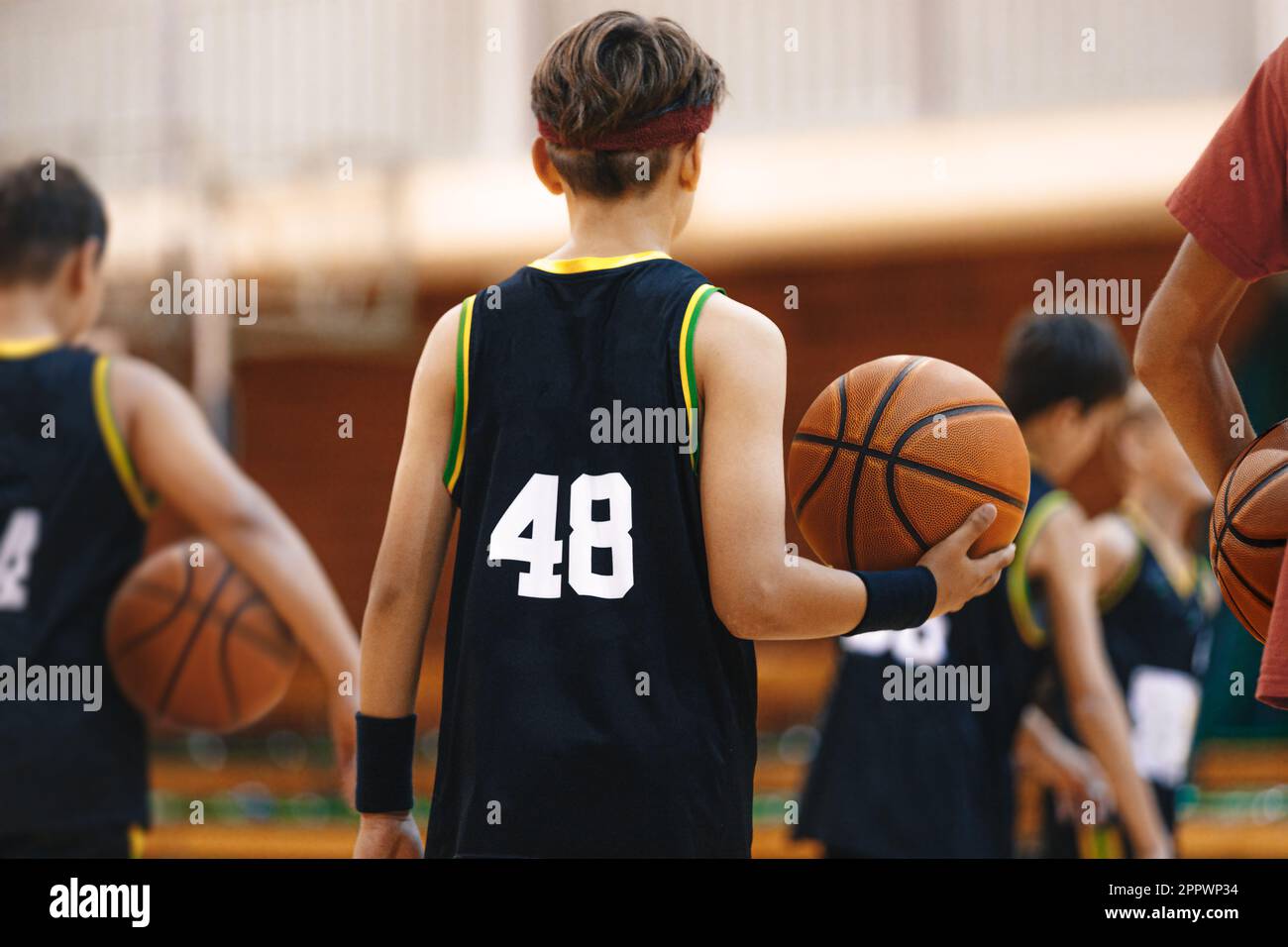 Youth basketball team on training. Basketball training session for ...