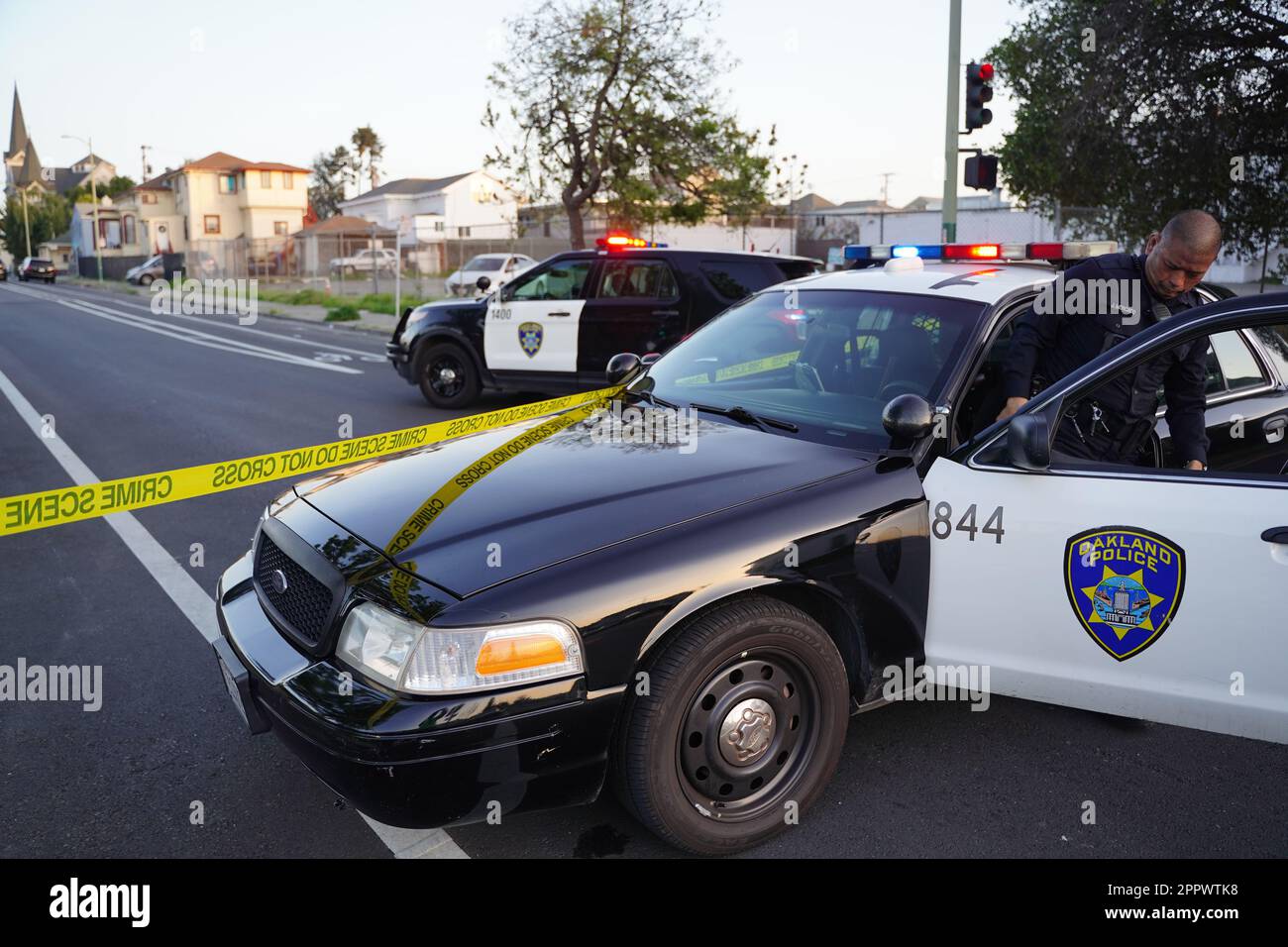 Oakland police crime scene hi-res stock photography and images - Alamy