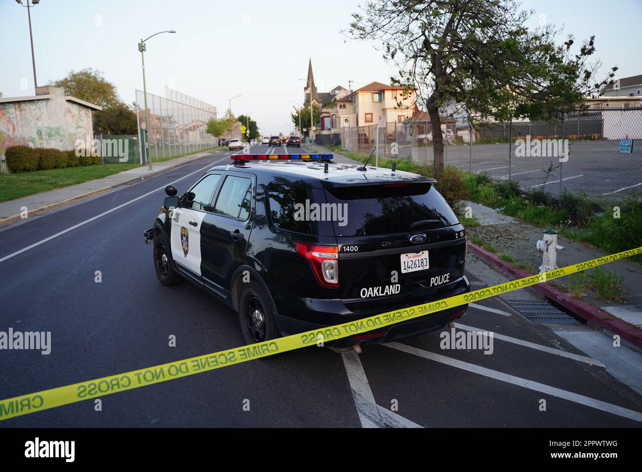 Police blockade crime scene hi-res stock photography and images - Alamy