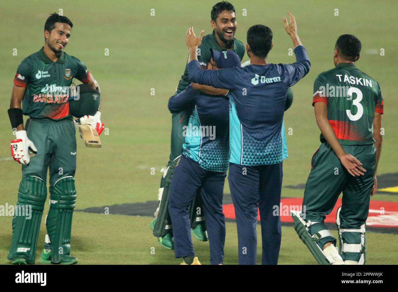 Bangladesh Team players celebrate the victory during the Bangladesh ...