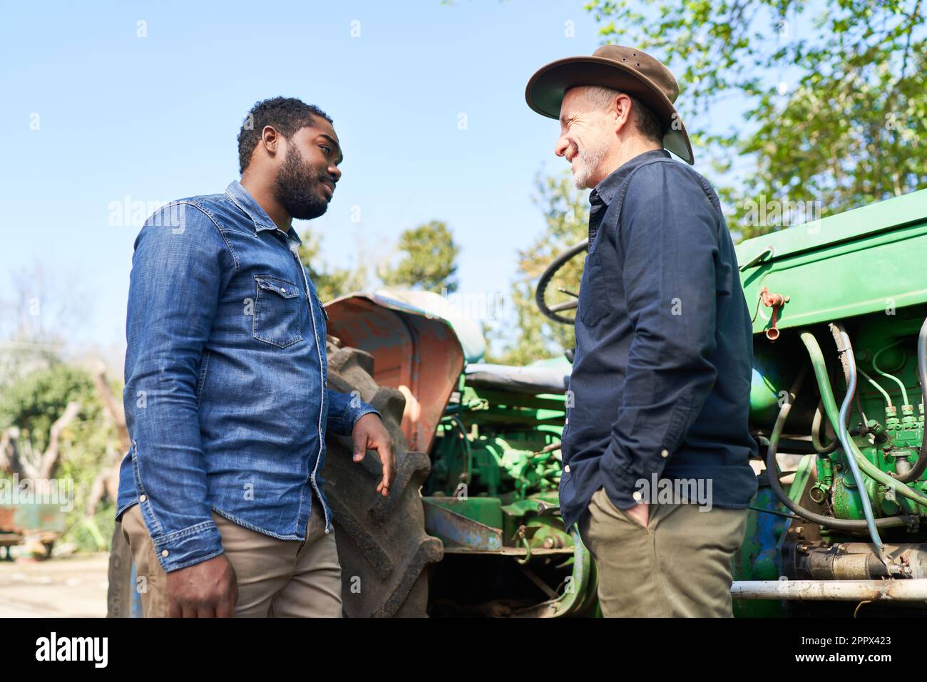 Men tractor farmer transport hi-res stock photography and images - Alamy