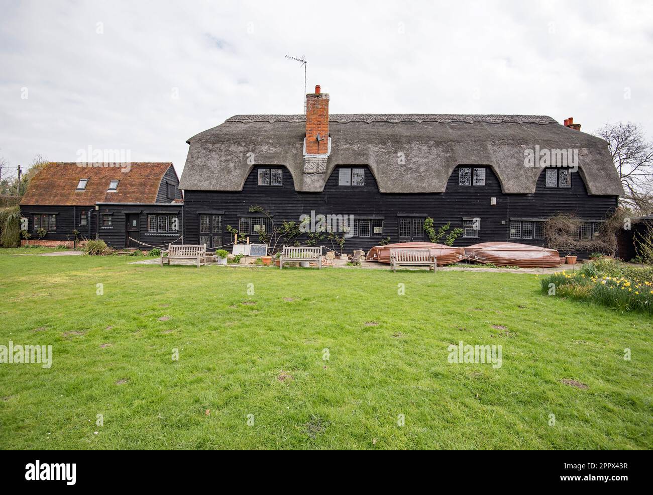 Restored and rebuilt granary flatford hi-res stock photography and ...