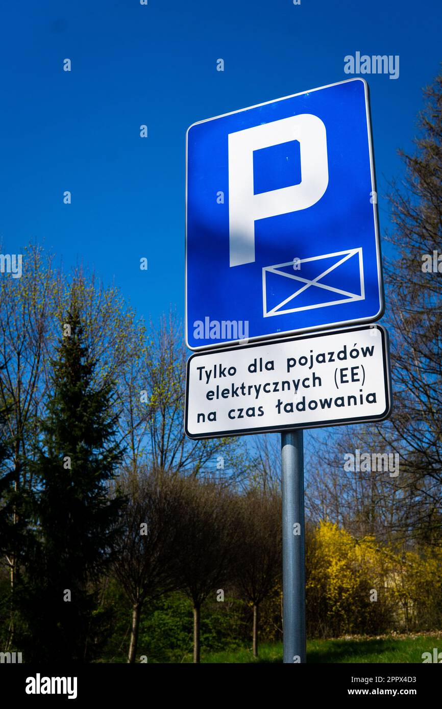Electric car charging station sign hi-res stock photography and images ...