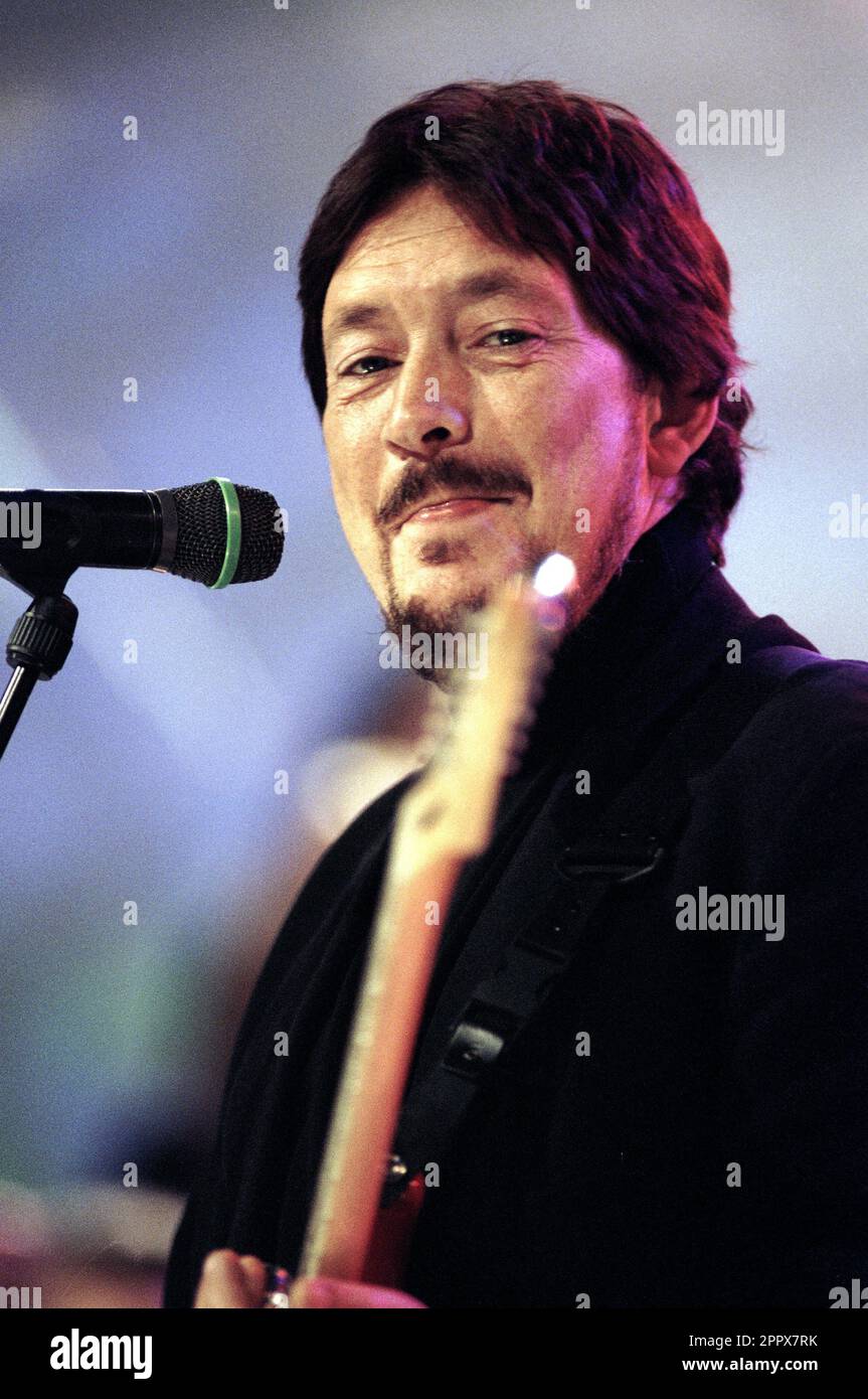 Blues guitarist chris rea hi-res stock photography and images - Alamy