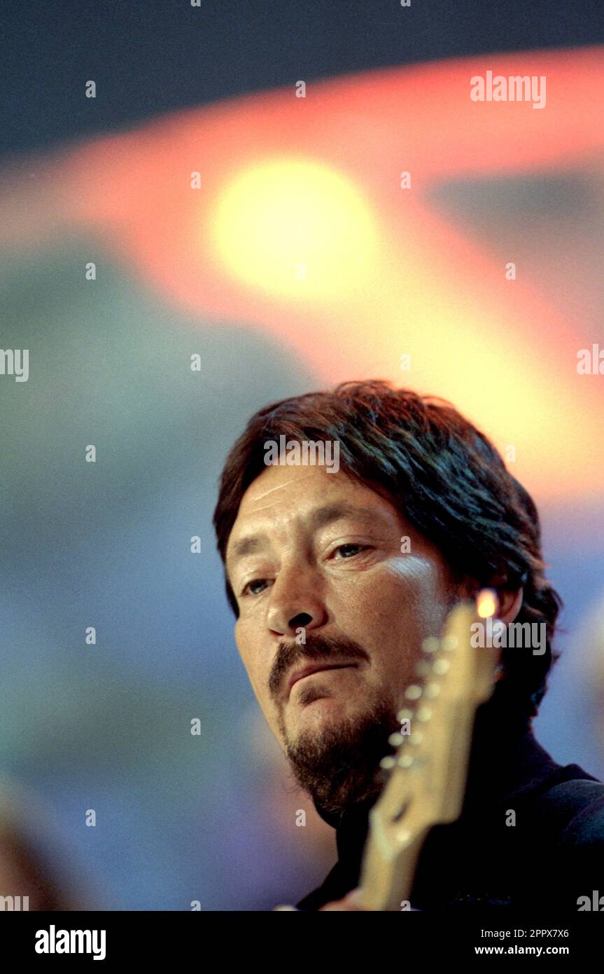 Milan Italy 1998-12-11: Chris Rea during the show on Canale 5 ...