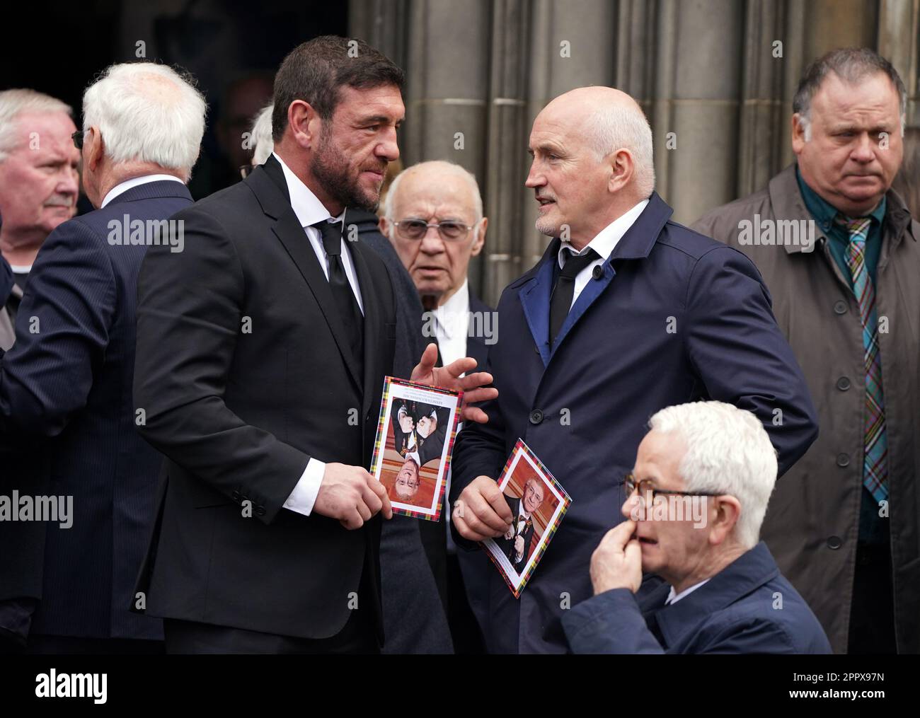 Former Rangers player Willie Henderson (centre) with former boxer Alex ...