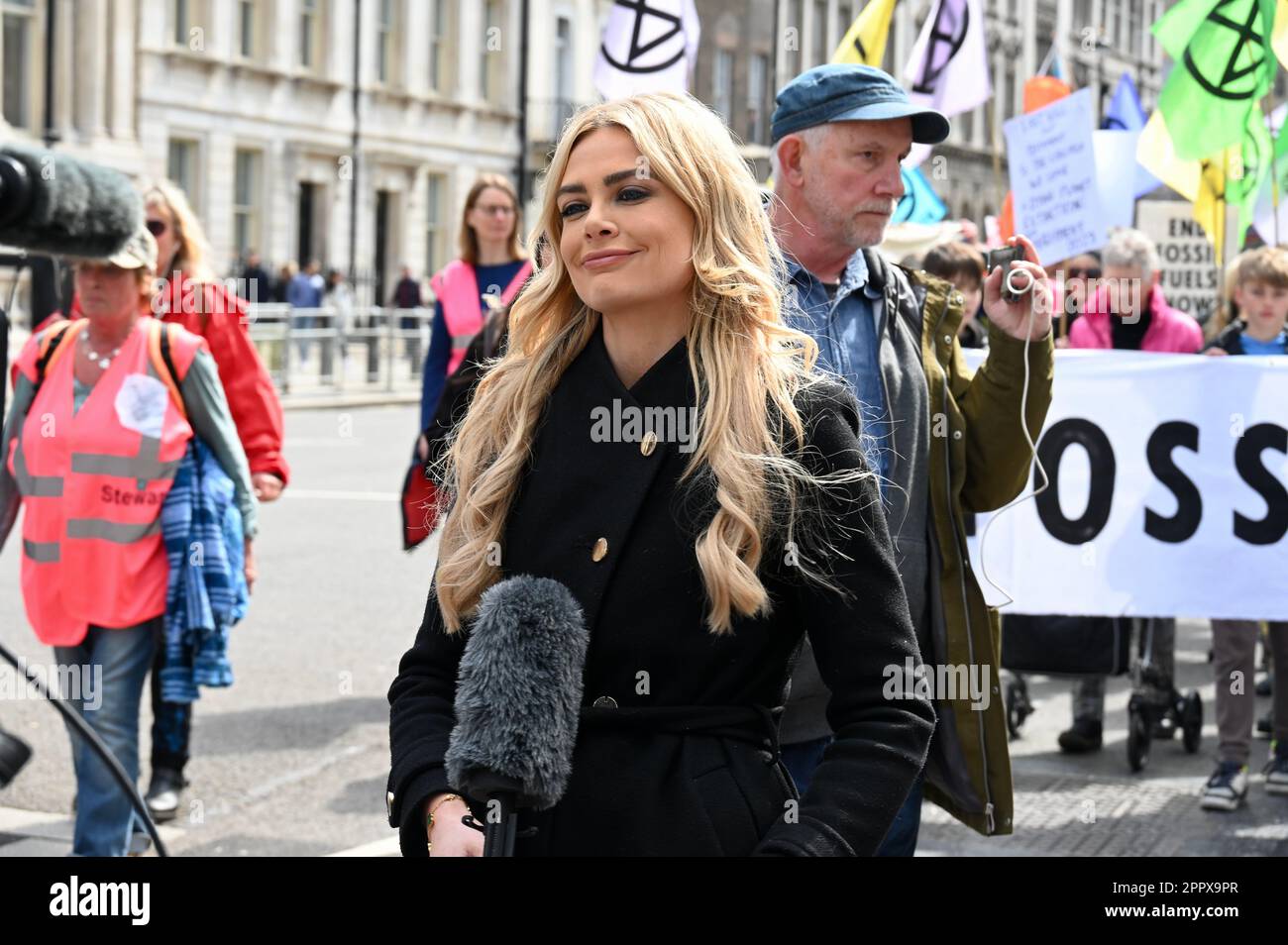 Ellie costello presenter hi-res stock photography and images - Alamy