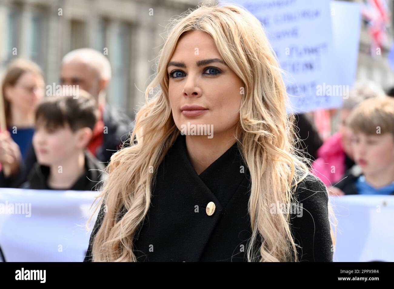 Ellie costello presenter hi-res stock photography and images - Alamy