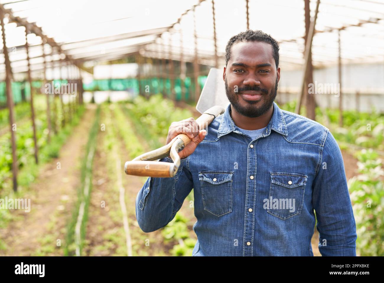 Farmer shovel hi-res stock photography and images - Alamy