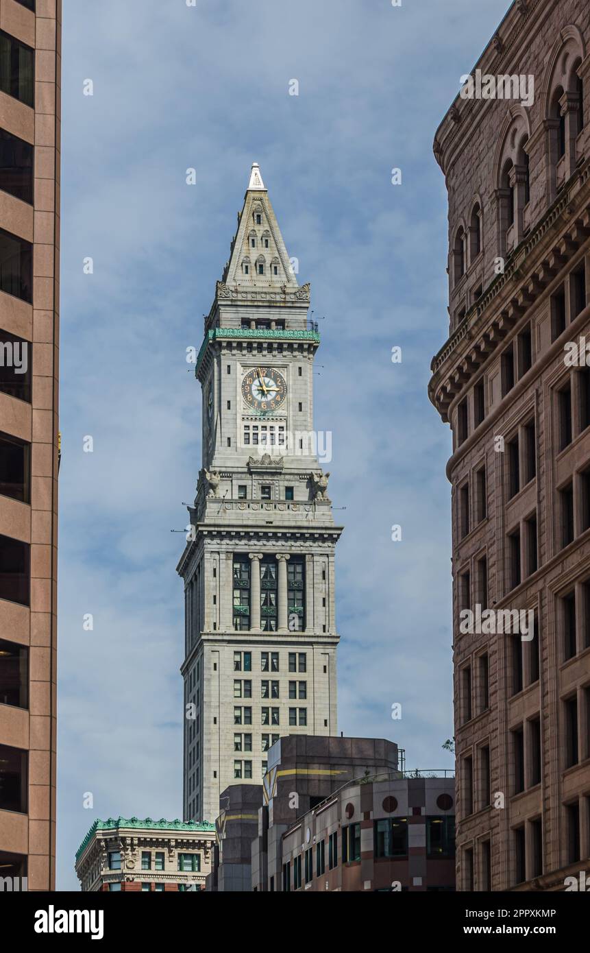 Custom house clock tower hi-res stock photography and images - Alamy