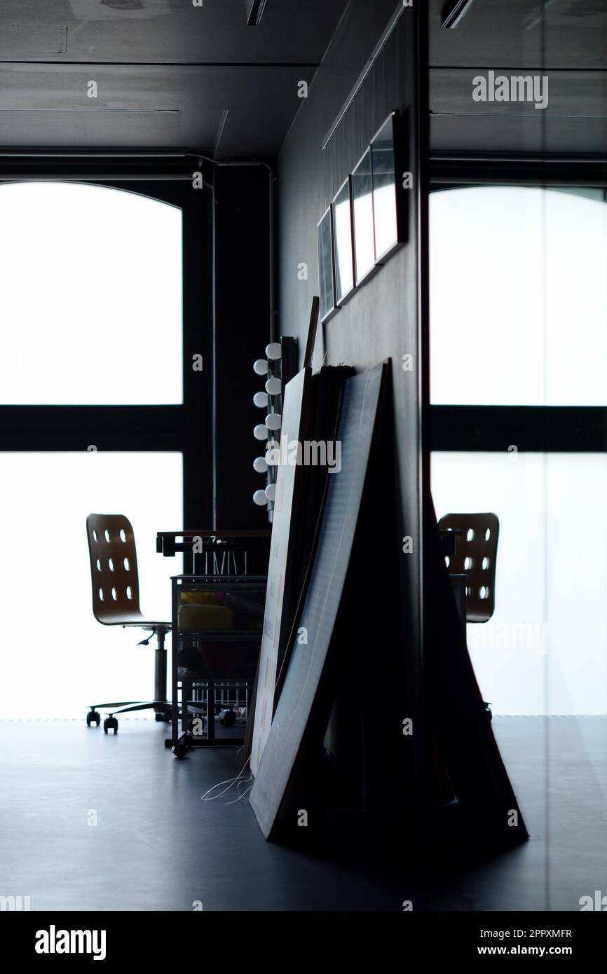 Studio dressing room hi-res stock photography and images - Alamy