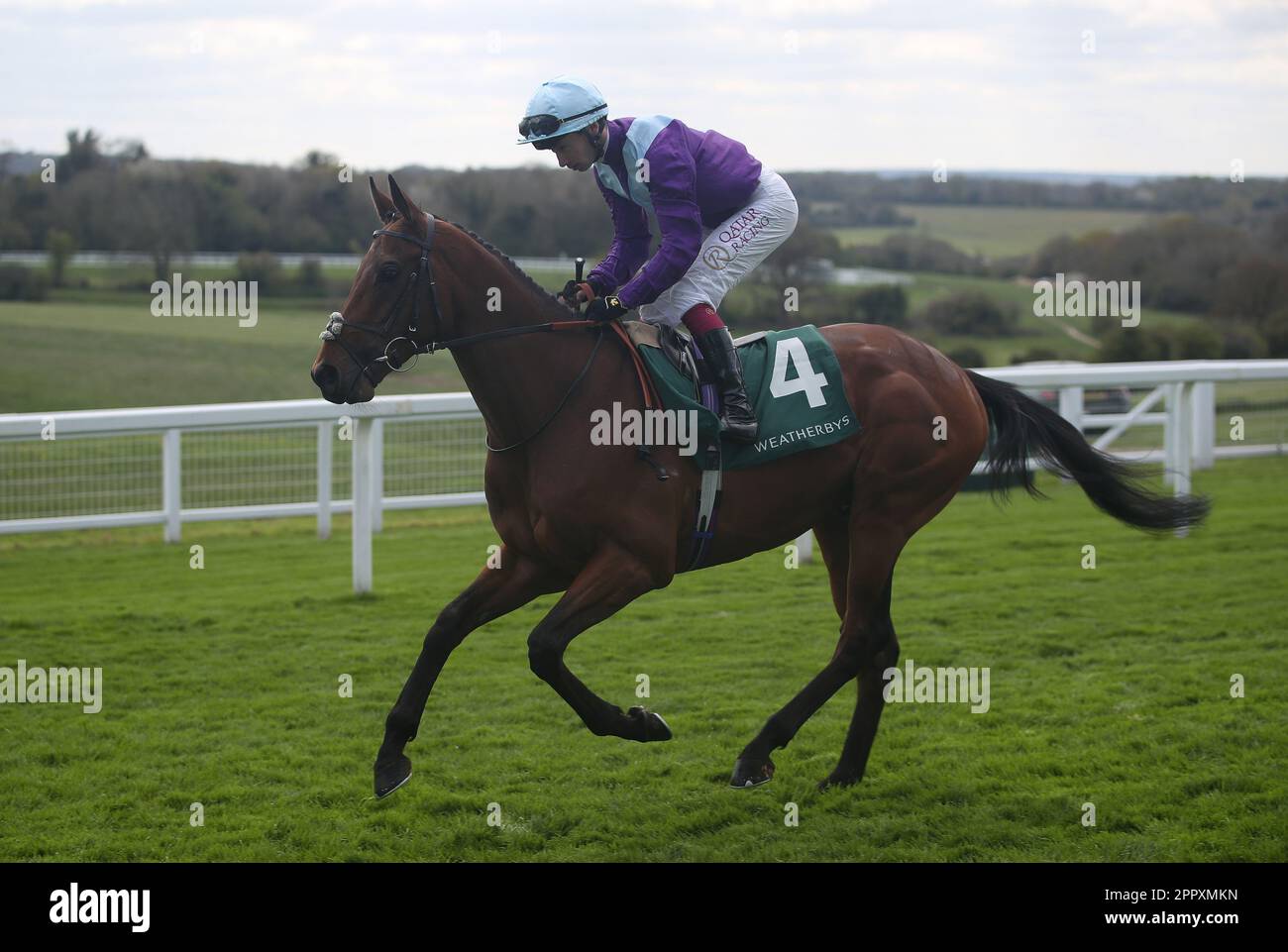 Stormbuster and Oisin Murphy going to post before the Weatherbys ...