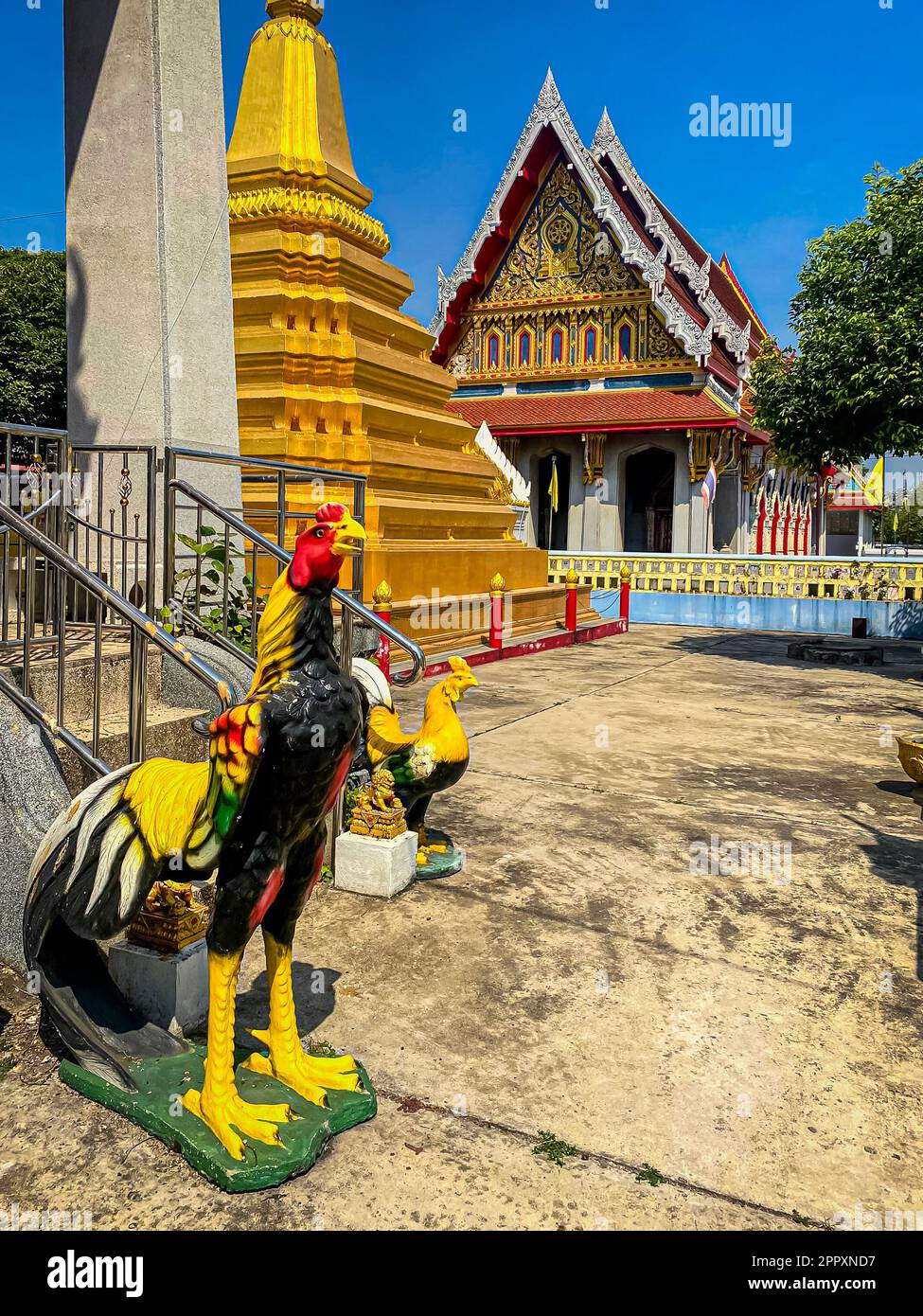 Wat pak nam phasi charoen temple hi-res stock photography and images ...