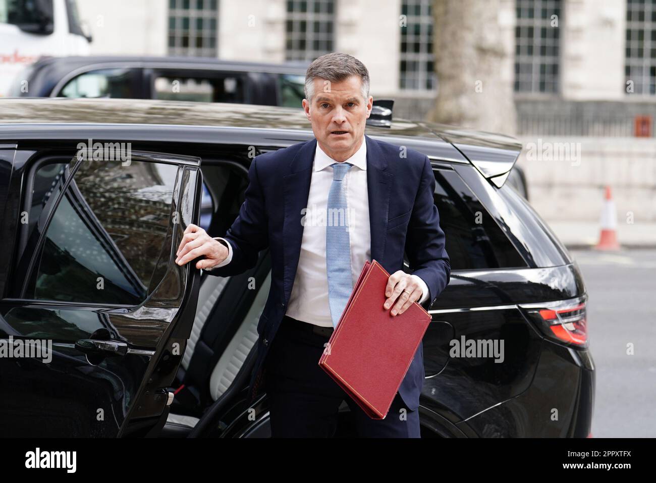 Transport Secretary Mark Harper arrives at the Cabinet Office in ...